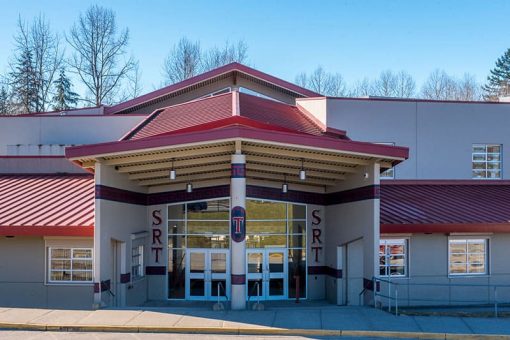 เรียนต่อมัธยมที่แคนาดา - High School in Canada - Maple Ridge and Pitt ...